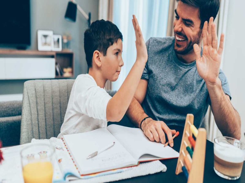 Tootaa الصحة النفسية للأهل تصنع أطفالاً ناجحين! | تطبيق توتة